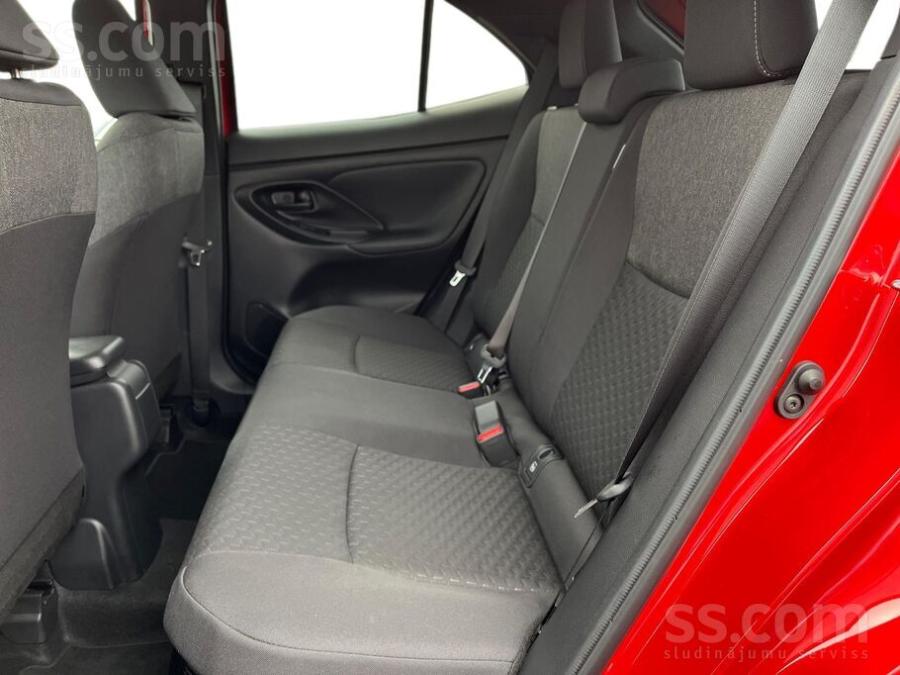 Red Toyota Yaris 2025 in Riga, with an engine capacity of 1.50 L and mileage of 12 thousand km for 25990 €, photo 22 on AUTOMOTO.COM.LV
