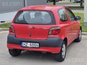 Sarkans Toyota Yaris 2001 Rīga, ar dzinēja tilpumu 1.00 L un nobraukumu 0 tūkst. km par 550 €, foto 5 vietnē AUTOMOTO.COM.LV