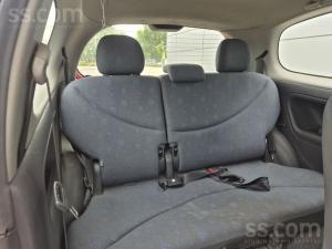 Sarkans Toyota Yaris 2001 Rīga, ar dzinēja tilpumu 1.00 L un nobraukumu 0 tūkst. km par 550 €, foto 7 vietnē AUTOMOTO.COM.LV