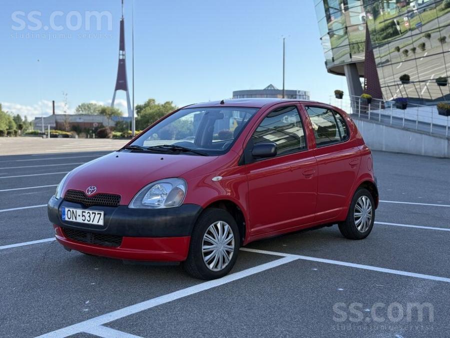 Sarkans Toyota Yaris 2002 Rīga, ar dzinēja tilpumu 1.40 L un nobraukumu 245 tūkst. km par 900 €, foto 1 vietnē AUTOMOTO.COM.LV