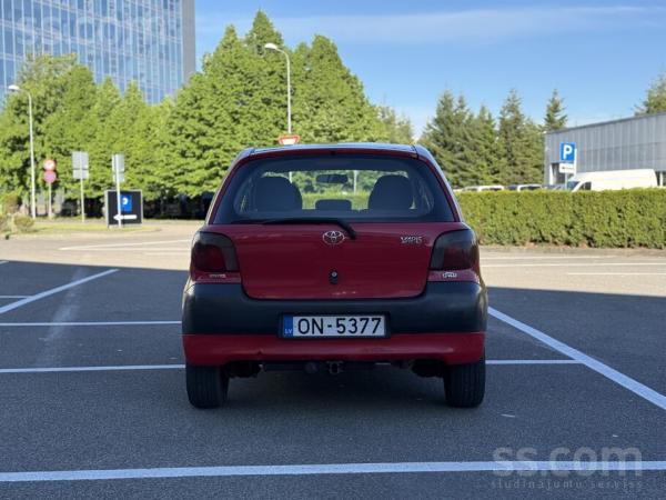 Red Toyota Yaris 2002 in Riga, with an engine capacity of 1.40 L and mileage of 245 thousand km for 900 €, photo 5 on AUTOMOTO.COM.LV