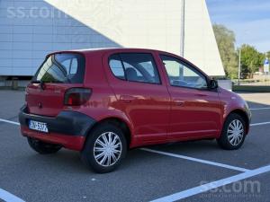 Sarkans Toyota Yaris 2002 Rīga, ar dzinēja tilpumu 1.40 L un nobraukumu 245 tūkst. km par 900 €, foto 7 vietnē AUTOMOTO.COM.LV