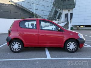Sarkans Toyota Yaris 2002 Rīga, ar dzinēja tilpumu 1.40 L un nobraukumu 245 tūkst. km par 900 €, foto 8 vietnē AUTOMOTO.COM.LV