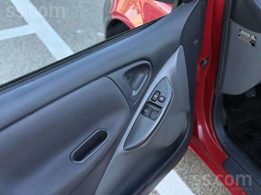 Sarkans Toyota Yaris 2002 Rīga, ar dzinēja tilpumu 1.40 L un nobraukumu 245 tūkst. km par 900 €, foto 16 vietnē AUTOMOTO.COM.LV