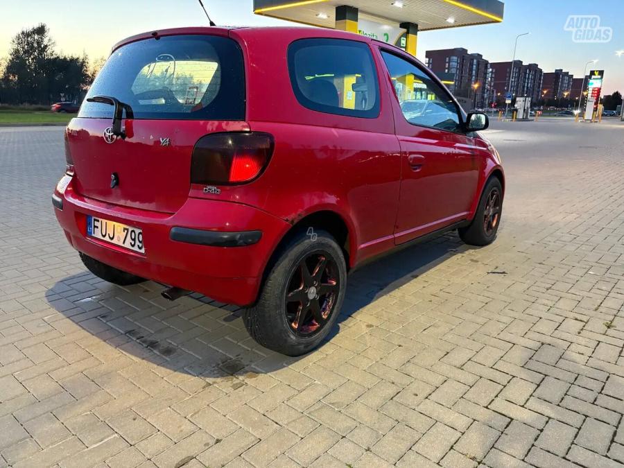 Red Toyota Yaris 2004 in Klaipeda, with an engine capacity of 1.40 L and mileage of 237 thousand km for 800 €, photo 6 on AUTOMOTO.COM.LV
