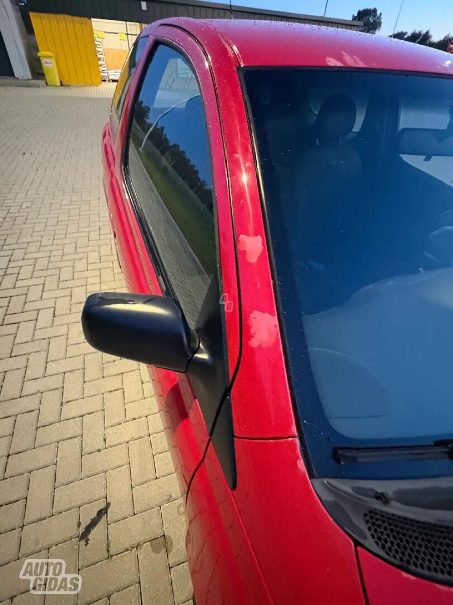 Red Toyota Yaris 2004 in Klaipeda, with an engine capacity of 1.40 L and mileage of 237 thousand km for 800 €, photo 17 on AUTOMOTO.COM.LV
