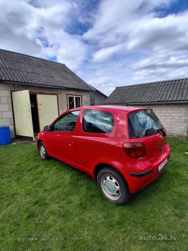 Red Toyota Yaris 2005 in Tallinn, with an engine capacity of 1.00 L and mileage of 220 thousand km for 750 €, photo 5 on AUTOMOTO.COM.LV