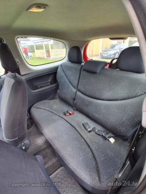 Red Toyota Yaris 2005 in Tallinn, with an engine capacity of 1.00 L and mileage of 220 thousand km for 750 €, photo 9 on AUTOMOTO.COM.LV