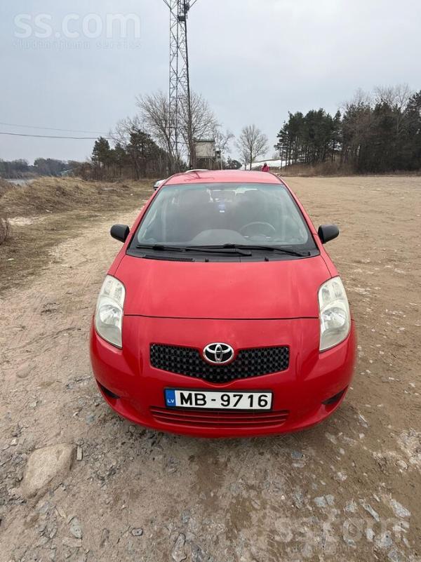 Sarkans Toyota Yaris 2006 Liepāja, ar dzinēja tilpumu 1.40 L un nobraukumu 220 tūkst. km par 2100 €, foto 8 vietnē AUTOMOTO.COM.LV