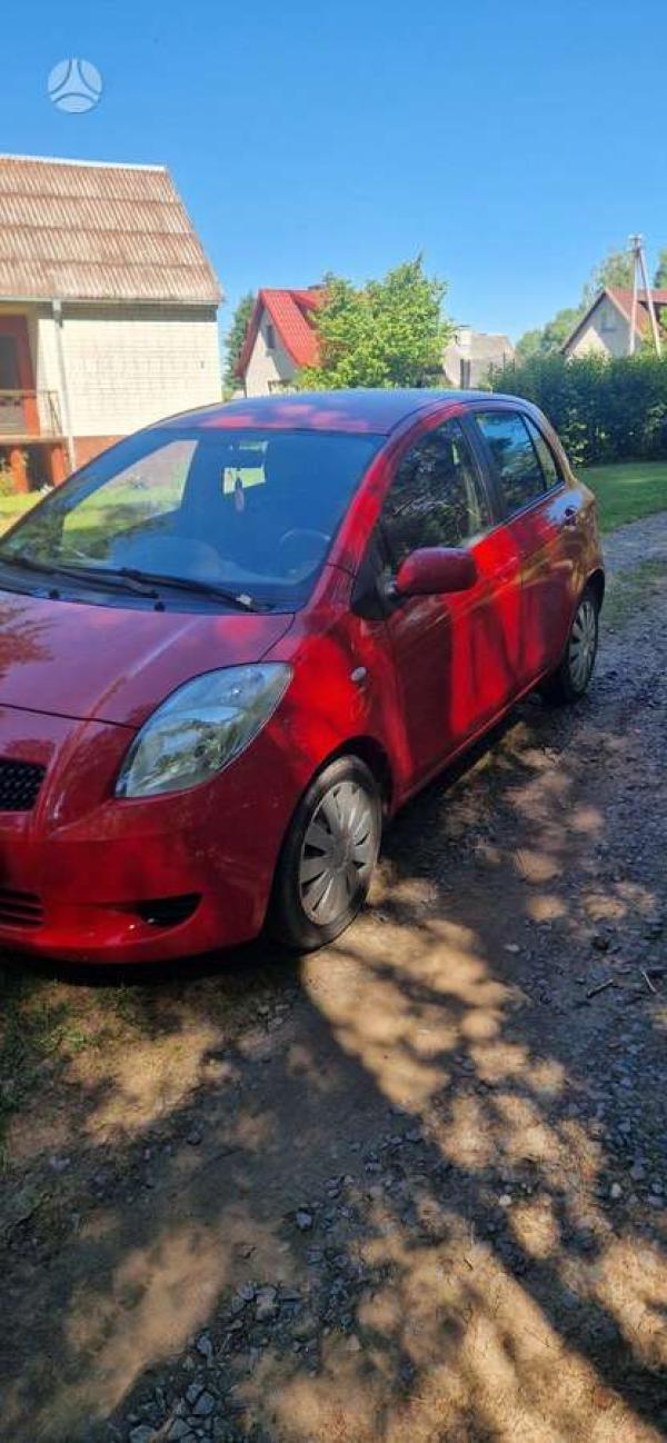 Red Toyota Yaris 2006 in Kaunas, with an engine capacity of 1.30 L and mileage of 169 thousand km for 2800 €, photo 3 on AUTOMOTO.COM.LV