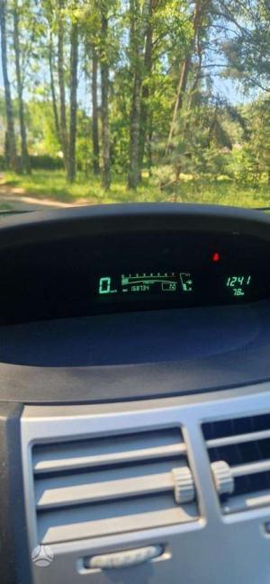Sarkans Toyota Yaris 2006 Kauņa, ar dzinēja tilpumu 1.30 L un nobraukumu 169 tūkst. km par 2800 €, foto 5 vietnē AUTOMOTO.COM.LV