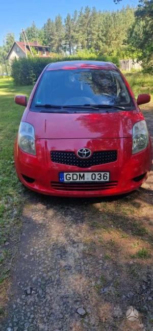 Sarkans Toyota Yaris 2006 Kauņa, ar dzinēja tilpumu 1.30 L un nobraukumu 169 tūkst. km par 2800 €, foto 11 vietnē AUTOMOTO.COM.LV