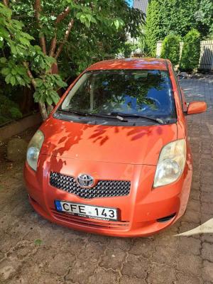 Red Toyota Yaris 2006 in Siauliai, with an engine capacity of 1.30 L and mileage of 183 thousand km for 1500 €, photo  on AUTOMOTO.COM.LV