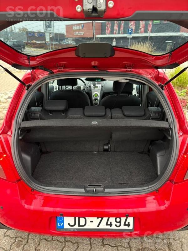 Sarkans Toyota Yaris 2006 Rīga, ar dzinēja tilpumu 1.30 L un nobraukumu 240 tūkst. km par 1800 €, foto 11 vietnē AUTOMOTO.COM.LV