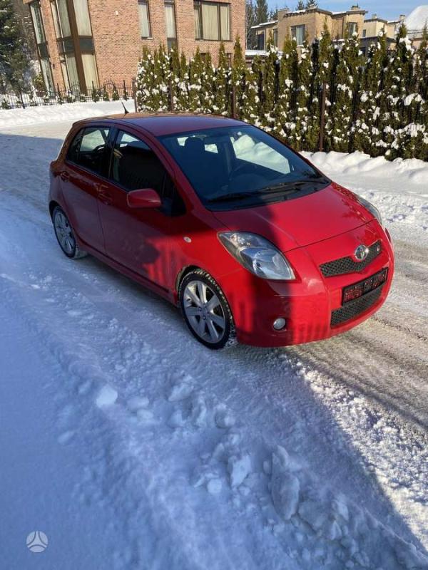 Red Toyota Yaris 2007 in Vilnius, with an engine capacity of 1.80 L and mileage of 218 thousand km for 2950 €, photo 4 on AUTOMOTO.COM.LV