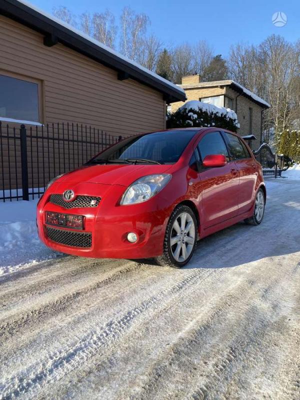 Red Toyota Yaris 2007 in Vilnius, with an engine capacity of 1.80 L and mileage of 218 thousand km for 2950 €, photo 10 on AUTOMOTO.COM.LV