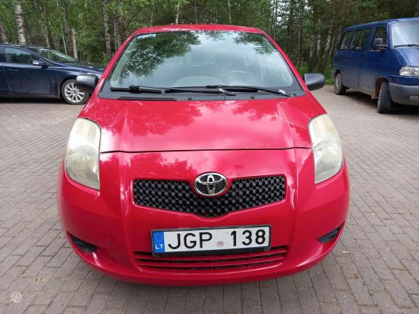 Sarkans Toyota Yaris 2007 Nemenčinė, ar dzinēja tilpumu 1.00 L un nobraukumu 186 tūkst. km par 900 €, foto 2 vietnē AUTOMOTO.COM.LV