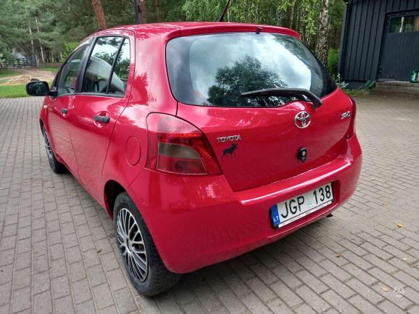 Sarkans Toyota Yaris 2007 Nemenčinė, ar dzinēja tilpumu 1.00 L un nobraukumu 186 tūkst. km par 900 €, foto 4 vietnē AUTOMOTO.COM.LV