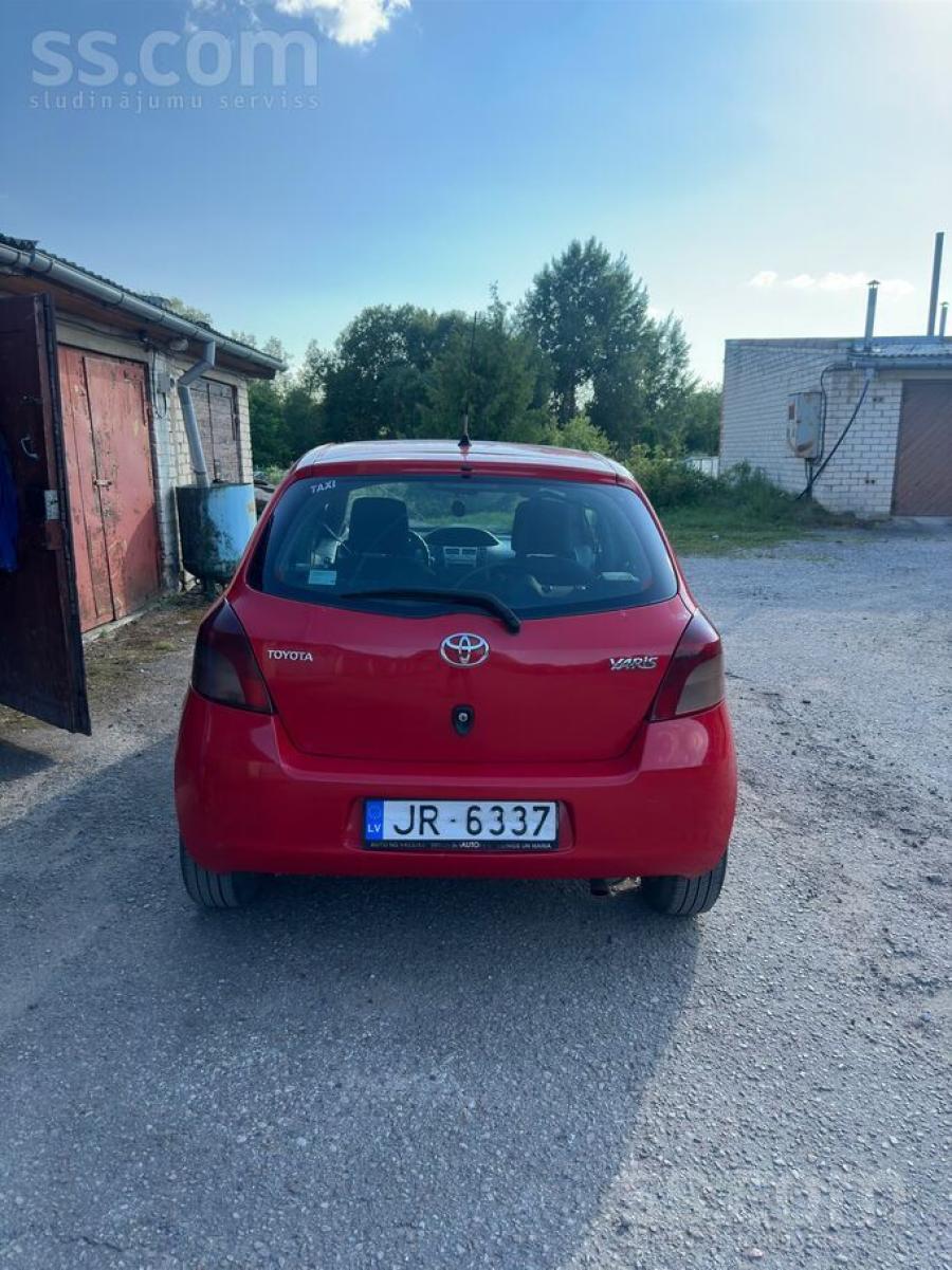 Red Toyota Yaris 2007 in Liepaja, with an engine capacity of 1.40 L and mileage of 451 thousand km for 900 €, photo 4 on AUTOMOTO.COM.LV