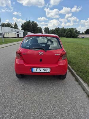 Red Toyota Yaris 2007 in Prienai, with an engine capacity of 1.40 L and mileage of 235 thousand km for 1650 €, photo 5 on AUTOMOTO.COM.LV