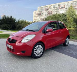 Red Toyota Yaris 2007 in Vilnius, with an engine capacity of 1.50 L and mileage of 199 thousand km for 2650 €, photo  on AUTOMOTO.COM.LV