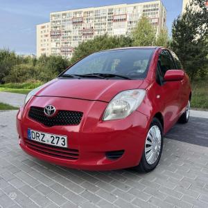 Red Toyota Yaris 2007 in Vilnius, with an engine capacity of 1.50 L and mileage of 199 thousand km for 2650 €, photo 3 on AUTOMOTO.COM.LV