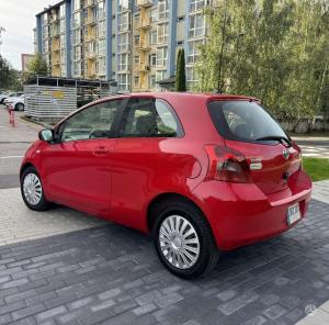 Red Toyota Yaris 2007 in Vilnius, with an engine capacity of 1.50 L and mileage of 199 thousand km for 2650 €, photo 5 on AUTOMOTO.COM.LV