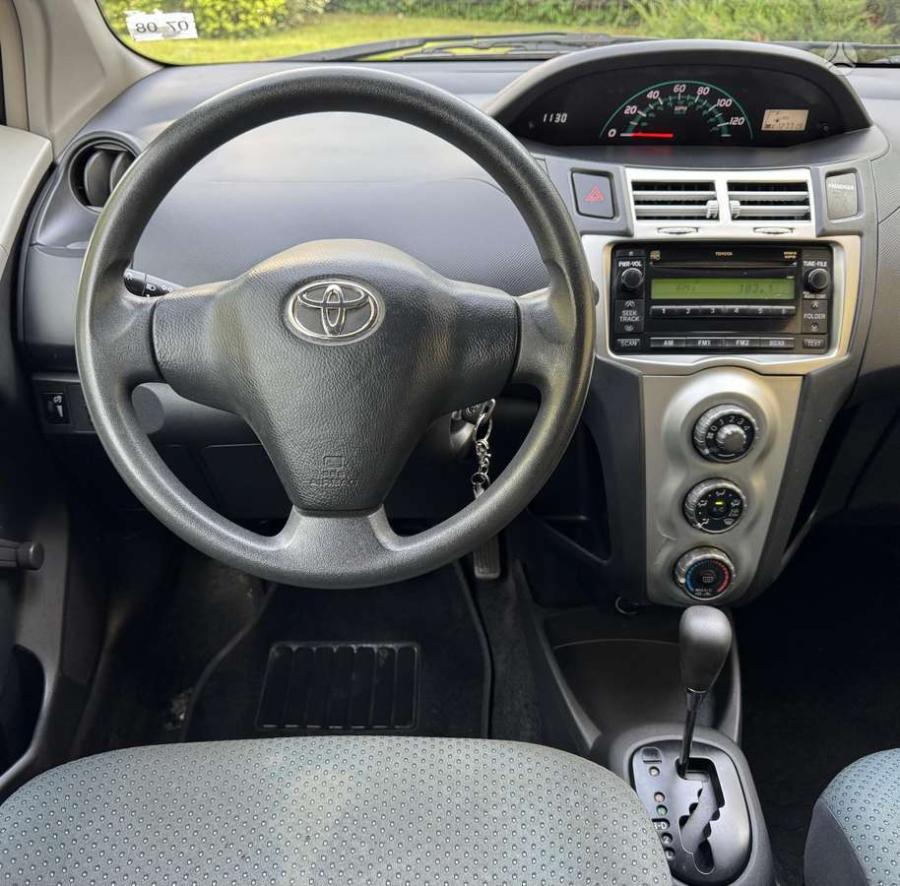 Red Toyota Yaris 2007 in Vilnius, with an engine capacity of 1.50 L and mileage of 199 thousand km for 2650 €, photo 11 on AUTOMOTO.COM.LV
