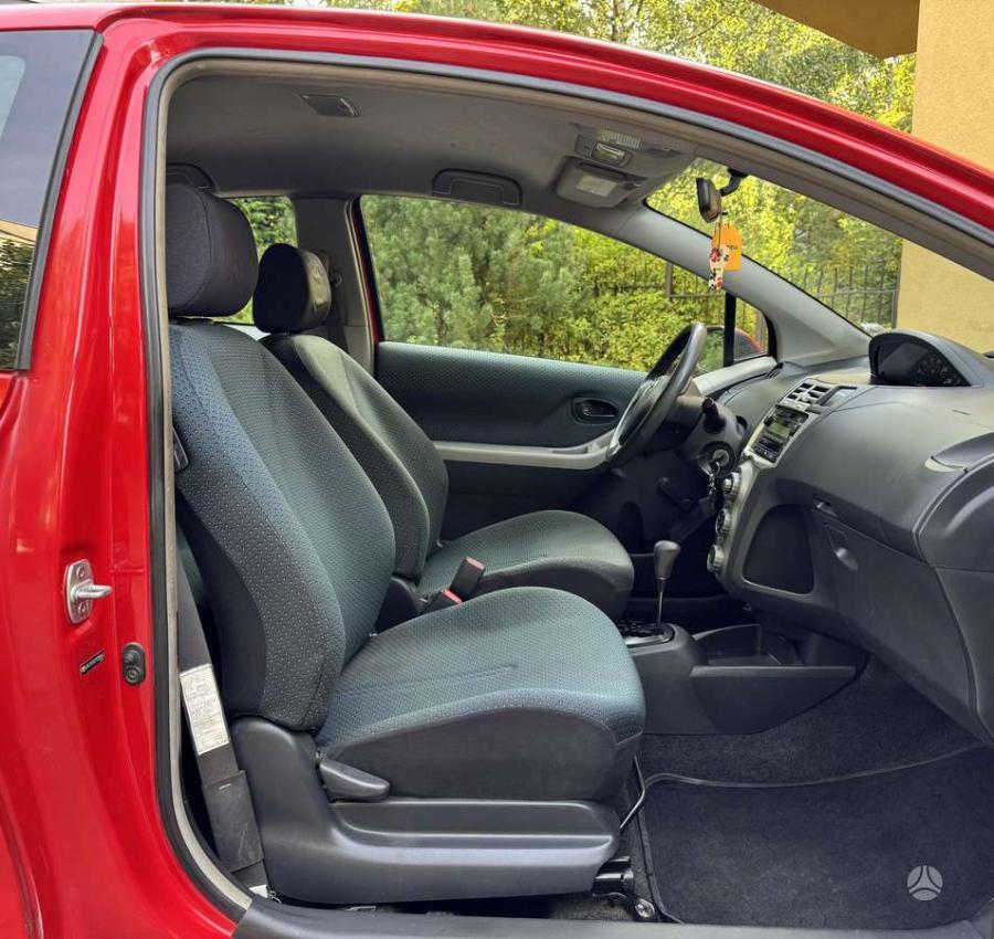 Red Toyota Yaris 2007 in Vilnius, with an engine capacity of 1.50 L and mileage of 199 thousand km for 2650 €, photo 14 on AUTOMOTO.COM.LV