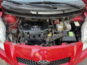 Red Toyota Yaris 2007 in Vilnius, with an engine capacity of 1.50 L and mileage of 199 thousand km for 2650 €, photo 20 on AUTOMOTO.COM.LV