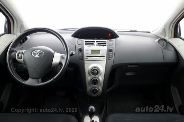Sarkans Toyota Yaris 2007 Tallina, ar dzinēja tilpumu 1.30 L un nobraukumu 145 tūkst. km par 2299 €, foto 6 vietnē AUTOMOTO.COM.LV