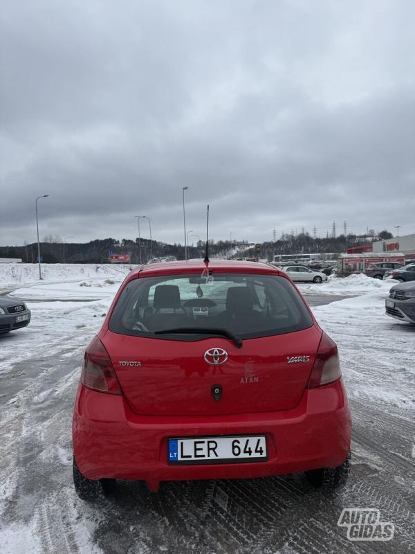 Red Toyota Yaris 2008 in Vilnius, with an engine capacity of 1.40 L and mileage of 303 thousand km for 2100 €, photo 4 on AUTOMOTO.COM.LV