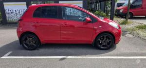 Sarkans Toyota Yaris 2008 Viļņa, ar dzinēja tilpumu 1.36 L un nobraukumu 143 tūkst. km par 2350 €, foto 9 vietnē AUTOMOTO.COM.LV