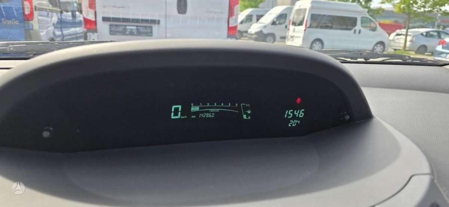 Sarkans Toyota Yaris 2008 Viļņa, ar dzinēja tilpumu 1.36 L un nobraukumu 143 tūkst. km par 2350 €, foto 13 vietnē AUTOMOTO.COM.LV