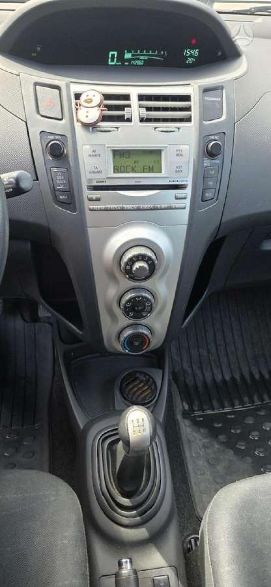 Sarkans Toyota Yaris 2008 Viļņa, ar dzinēja tilpumu 1.36 L un nobraukumu 143 tūkst. km par 2350 €, foto 14 vietnē AUTOMOTO.COM.LV