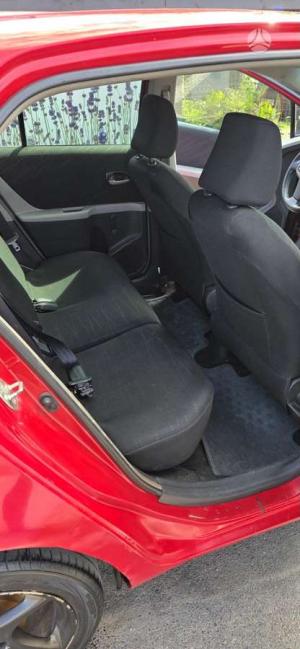 Sarkans Toyota Yaris 2008 Viļņa, ar dzinēja tilpumu 1.36 L un nobraukumu 143 tūkst. km par 2350 €, foto 17 vietnē AUTOMOTO.COM.LV