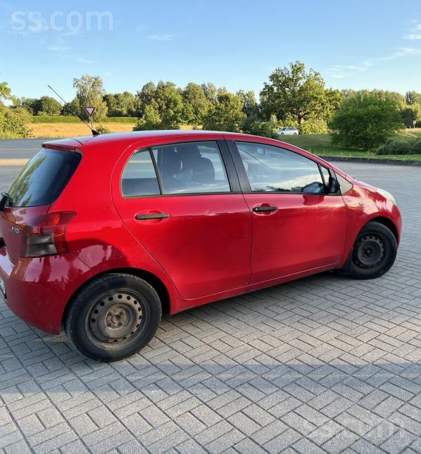 Red Toyota Yaris 2008 in Riga, with an engine capacity of 1.40 L and mileage of 227 thousand km for 1499 €, photo 4 on AUTOMOTO.COM.LV