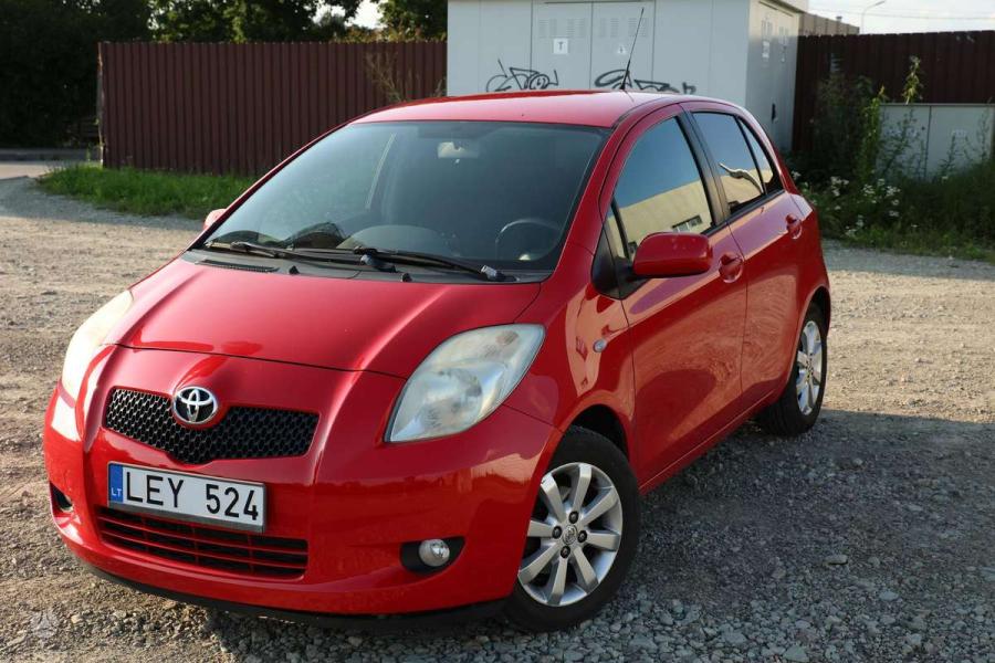Red Toyota Yaris 2008 in Kaunas, with an engine capacity of 1.30 L and mileage of 262 thousand km for 2650 €, photo 4 on AUTOMOTO.COM.LV