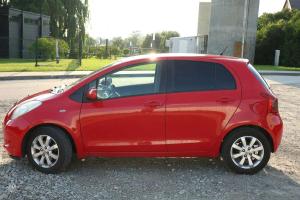 Red Toyota Yaris 2008 in Kaunas, with an engine capacity of 1.30 L and mileage of 262 thousand km for 2650 €, photo 5 on AUTOMOTO.COM.LV