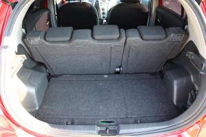 Red Toyota Yaris 2008 in Kaunas, with an engine capacity of 1.30 L and mileage of 262 thousand km for 2650 €, photo 10 on AUTOMOTO.COM.LV