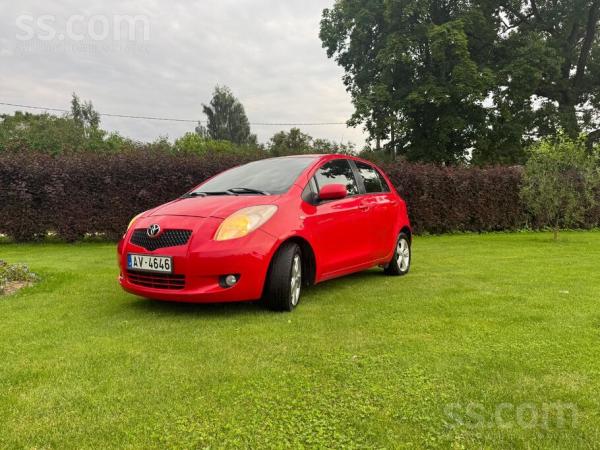 Sarkans Toyota Yaris 2008 Rīga, ar dzinēja tilpumu 1.50 L un nobraukumu 279 tūkst. km par 1510 €, foto 2 vietnē AUTOMOTO.COM.LV