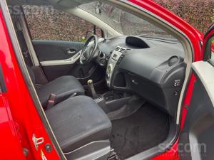 Sarkans Toyota Yaris 2008 Rīga, ar dzinēja tilpumu 1.50 L un nobraukumu 279 tūkst. km par 1510 €, foto 4 vietnē AUTOMOTO.COM.LV