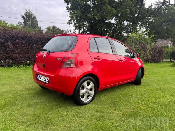Sarkans Toyota Yaris 2008 Rīga, ar dzinēja tilpumu 1.50 L un nobraukumu 279 tūkst. km par 1510 €, foto 4 vietnē AUTOMOTO.COM.LV
