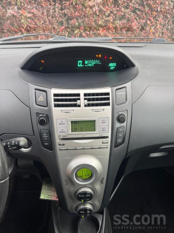 Sarkans Toyota Yaris 2008 Rīga, ar dzinēja tilpumu 1.50 L un nobraukumu 279 tūkst. km par 1510 €, foto 8 vietnē AUTOMOTO.COM.LV