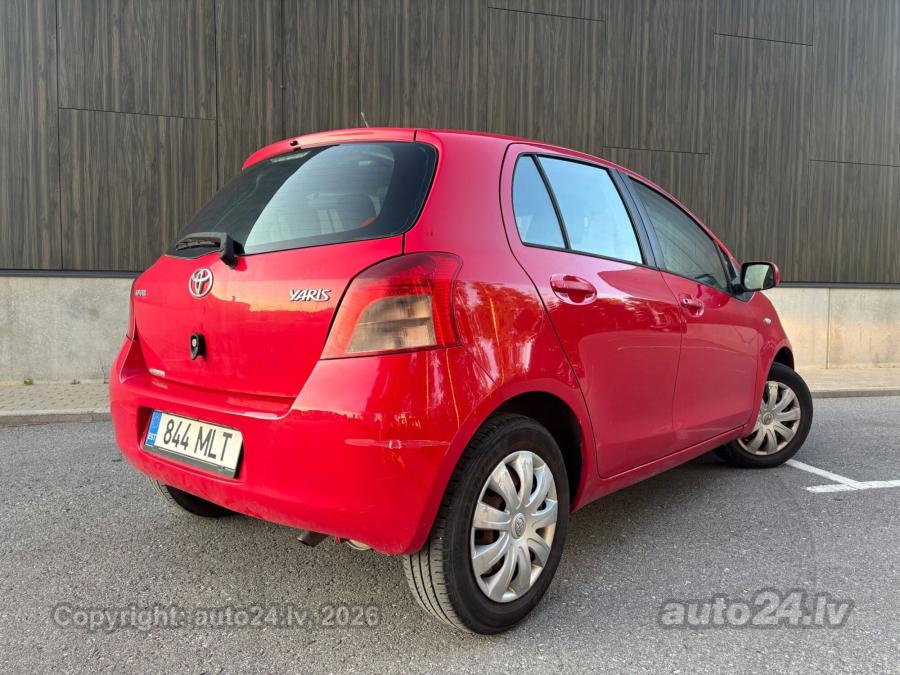 Red Toyota Yaris 2008 in Tartu, with an engine capacity of 1.30 L and mileage of 143 thousand km for 3299 €, photo 5 on AUTOMOTO.COM.LV