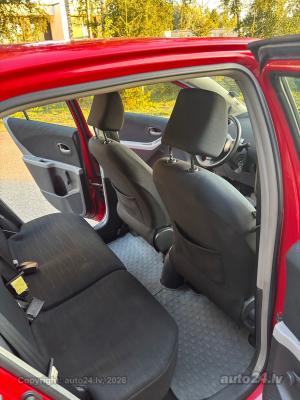 Red Toyota Yaris 2008 in Tartu, with an engine capacity of 1.30 L and mileage of 143 thousand km for 3299 €, photo 9 on AUTOMOTO.COM.LV