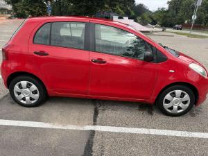 Red Toyota Yaris 2008 in Marijampole, with an engine capacity of 1.30 L and mileage of 198 thousand km for 2700 €, photo 1 on AUTOMOTO.COM.LV