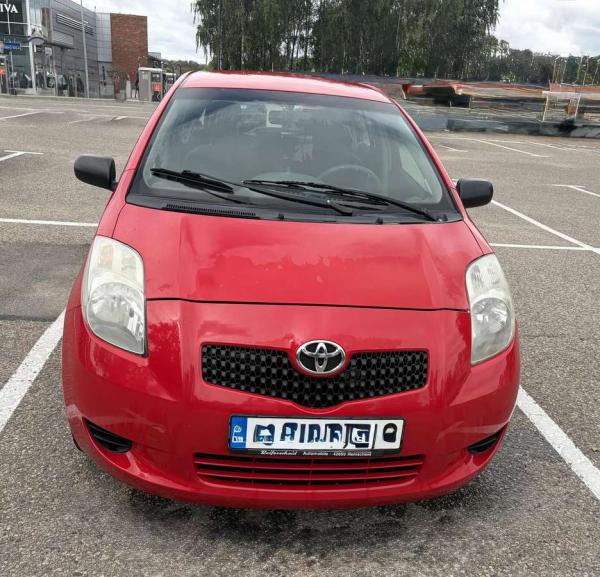 Toyota Yaris 2008 Marijampole vietnē Sarkans Toyota Yaris 2008 Marijampole, ar dzinēja tilpumu 1.30 L un nobraukumu 198 tūkst. km par 2700 €, foto 3 vietnē AUTOMOTO.COM.LV