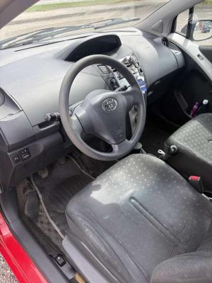 Red Toyota Yaris 2008 in Marijampole, with an engine capacity of 1.30 L and mileage of 198 thousand km for 2700 €, photo 6 on AUTOMOTO.COM.LV