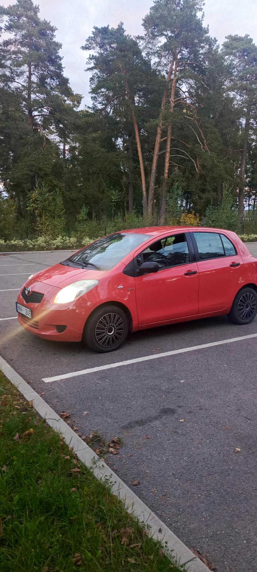 Red Toyota Yaris 2008 in Kraslava, with an engine capacity of 1.40 L and mileage of 221 thousand km for 2150 €, photo 7 on AUTOMOTO.COM.LV